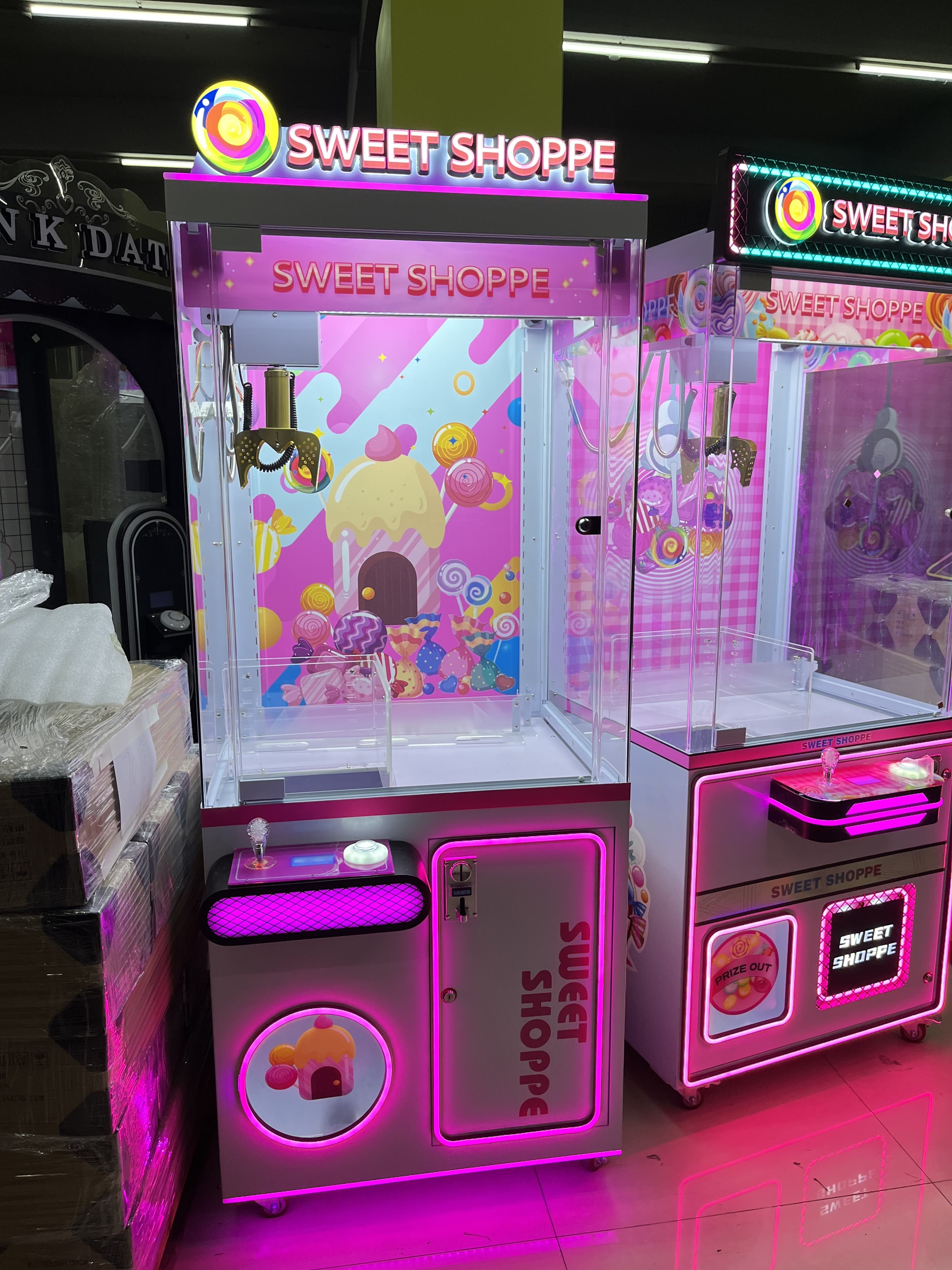 Sweet Candy Claw Crane Coin Operated Arcade Game Machine